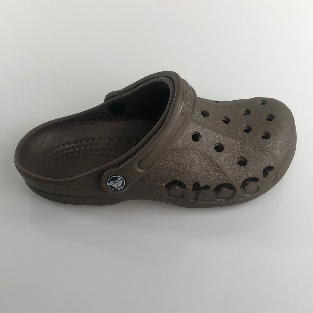Sandalia Marron Crocs – Variangis
