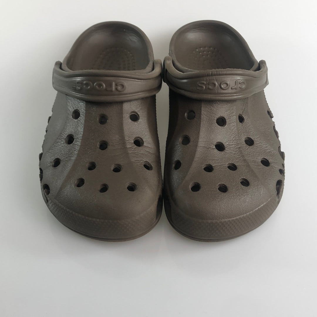 Sandalia Marron Crocs – Variangis
